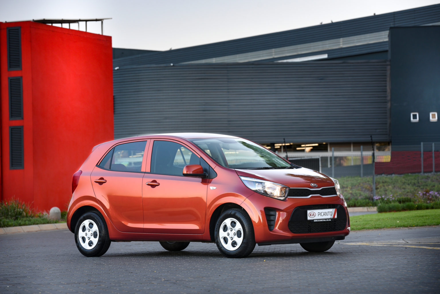 Hatchbacks in South Africa for under R4,000 a month – TopAuto