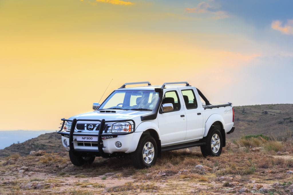 Nissan NP300 Hardbody – A R453,000 workplace on the move – TopAuto