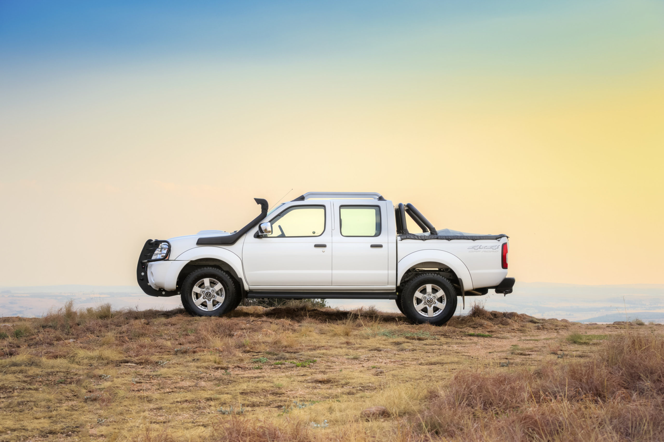 Nissan NP300 Hardbody – A R453,000 workplace on the move – TopAuto