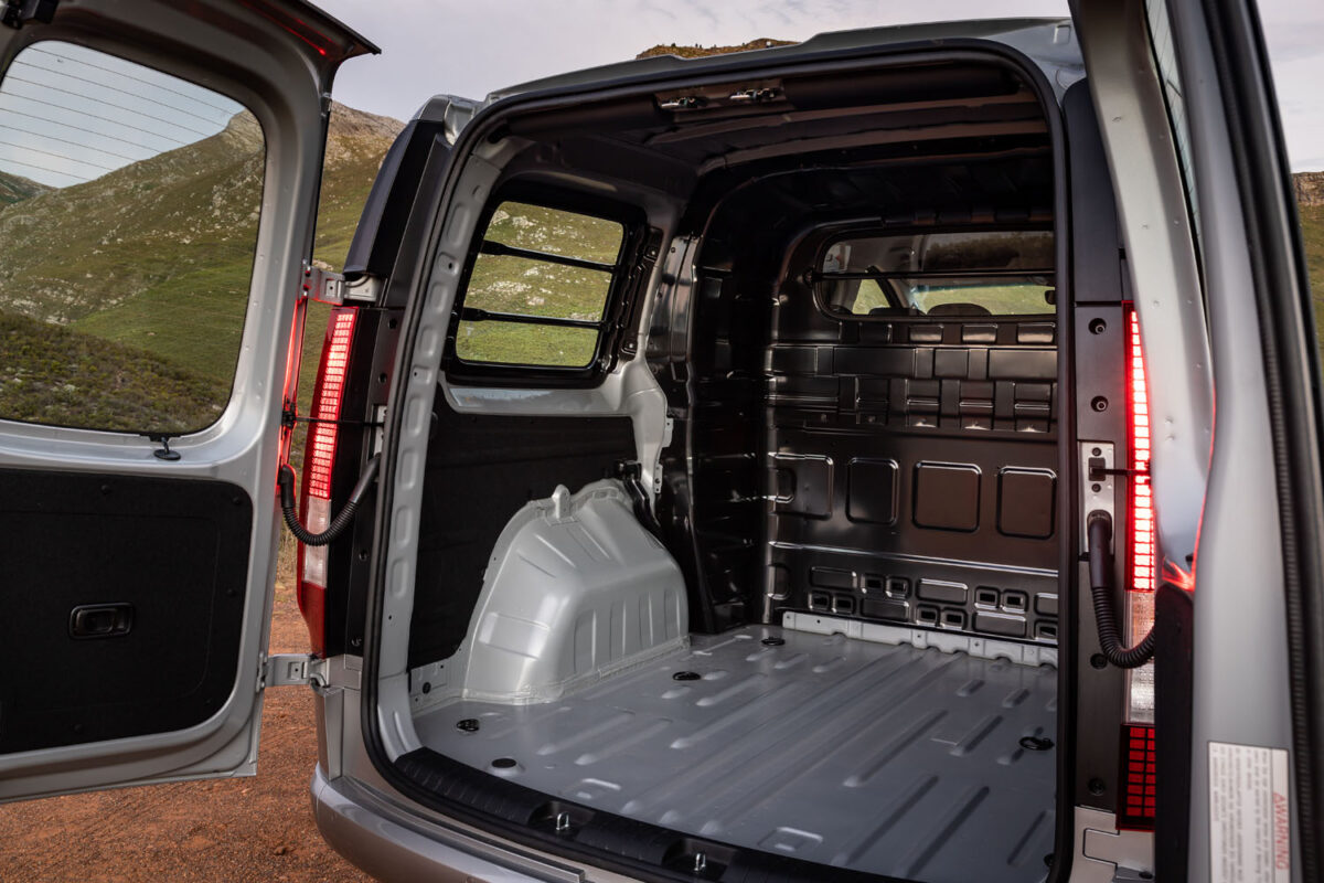 Hyundai Staria Multicab launched – South African pricing and ...