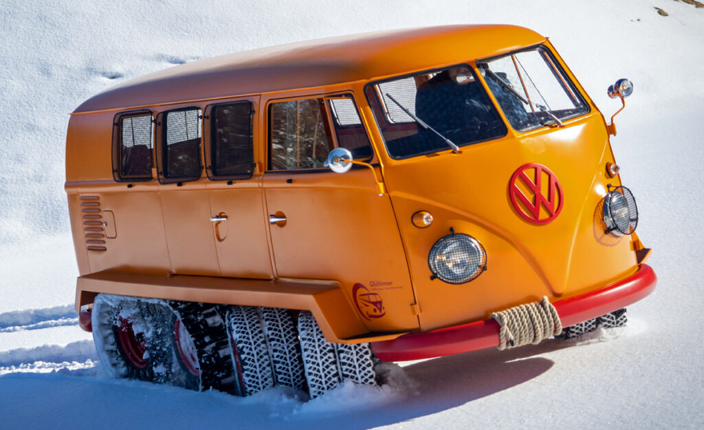 Half-track Fox – The restored 1962 VW minivan with 8 wheels – TopAuto