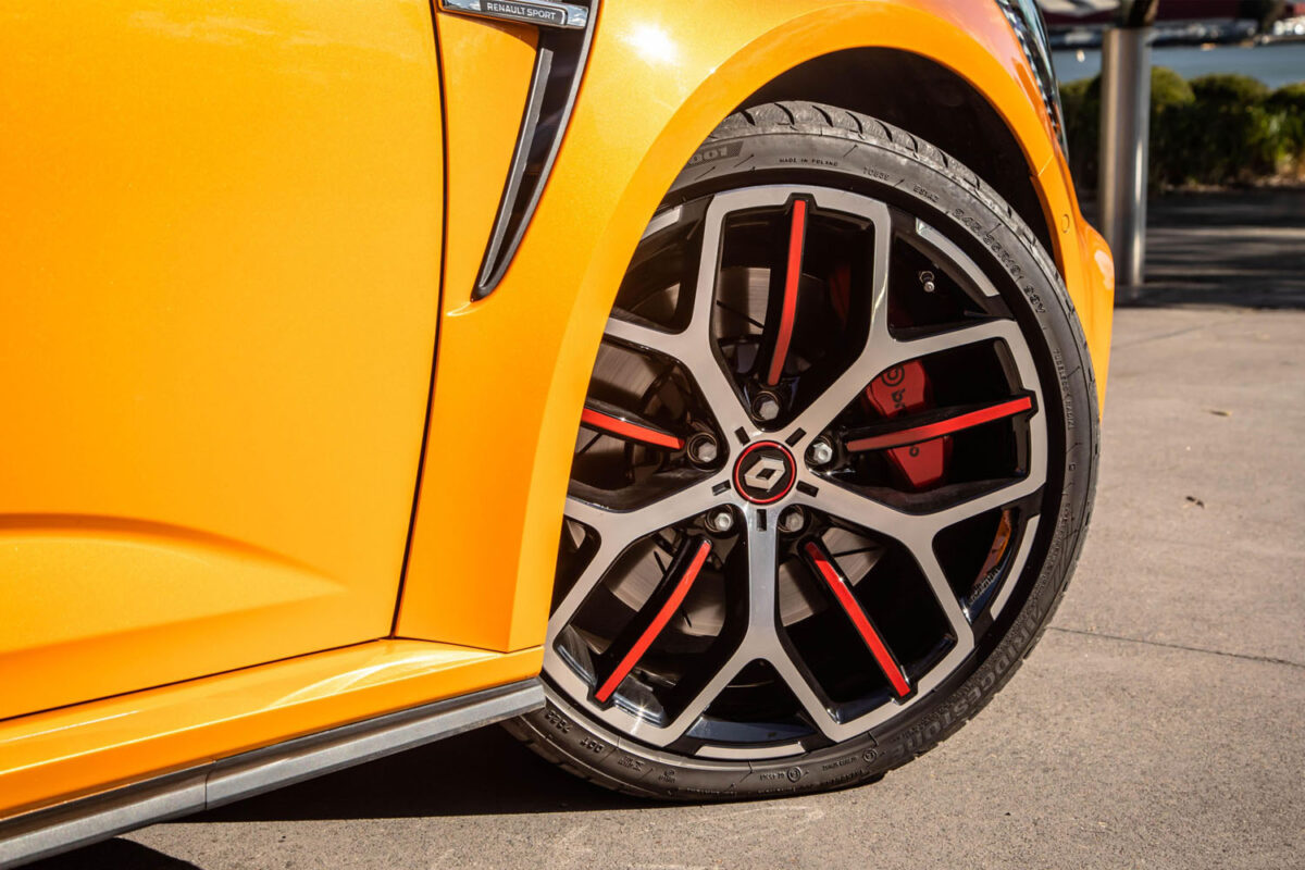 New Renault Megane R.S. 300 Trophy launched in South Africa – The ...