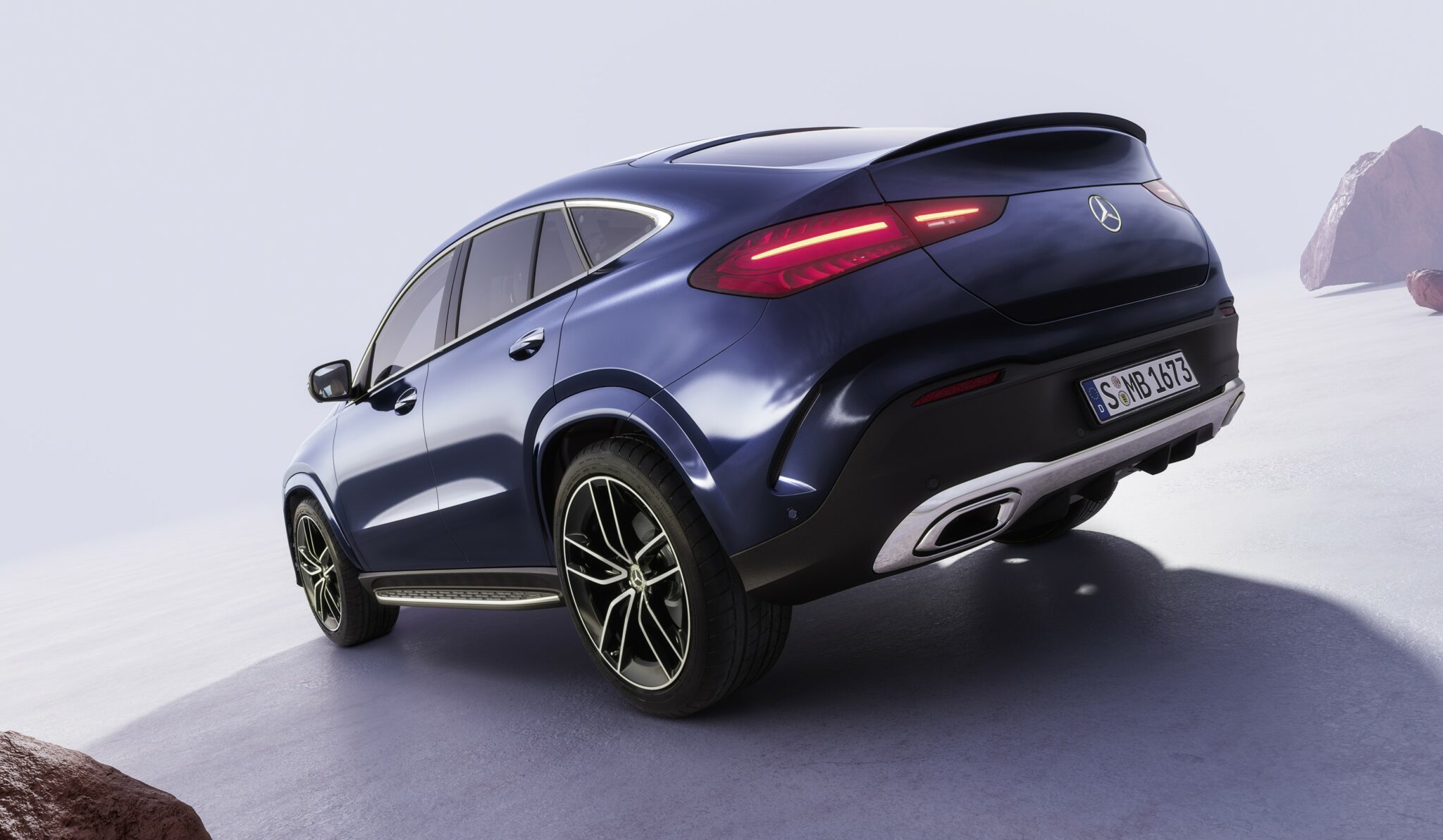 Mercedes-Benz GLE updated with Maybach features and hybrid-only engines ...