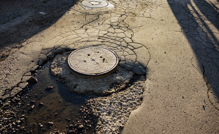 Why manholes are put in the middle of the road – TopAuto