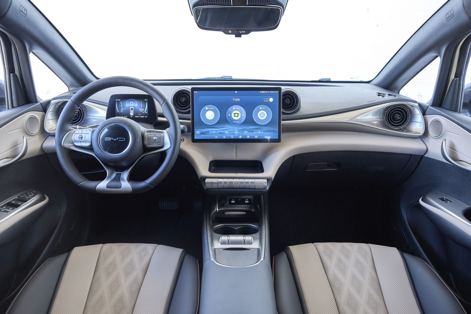 First units of new BYD Dolphin land in South Africa – Specifications ...