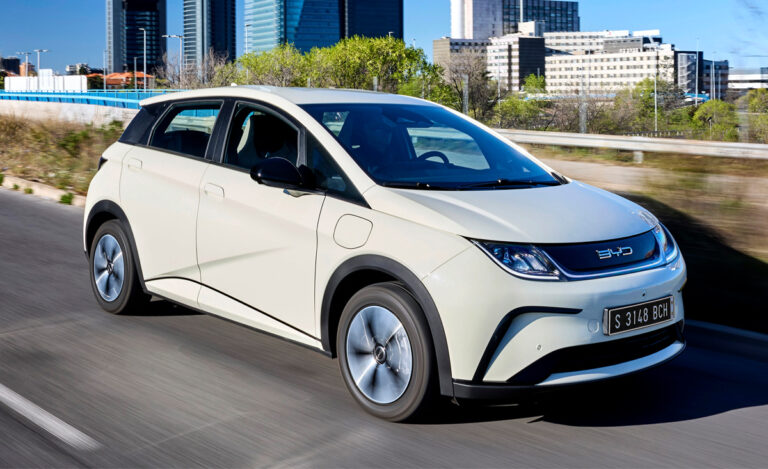 First units of new BYD Dolphin land in South Africa – Specifications ...