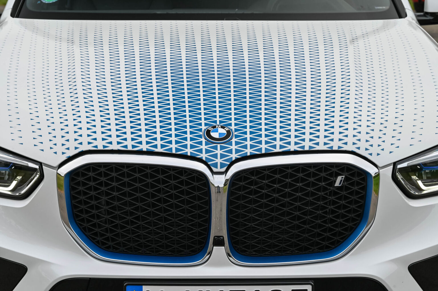 BMW’s first hydrogen car lands in South Africa – The most powerful of ...
