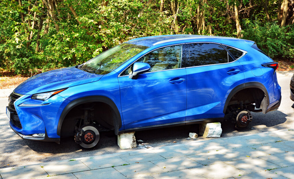 Warning for Gauteng motorists over car wheel and tyre theft – TopAuto