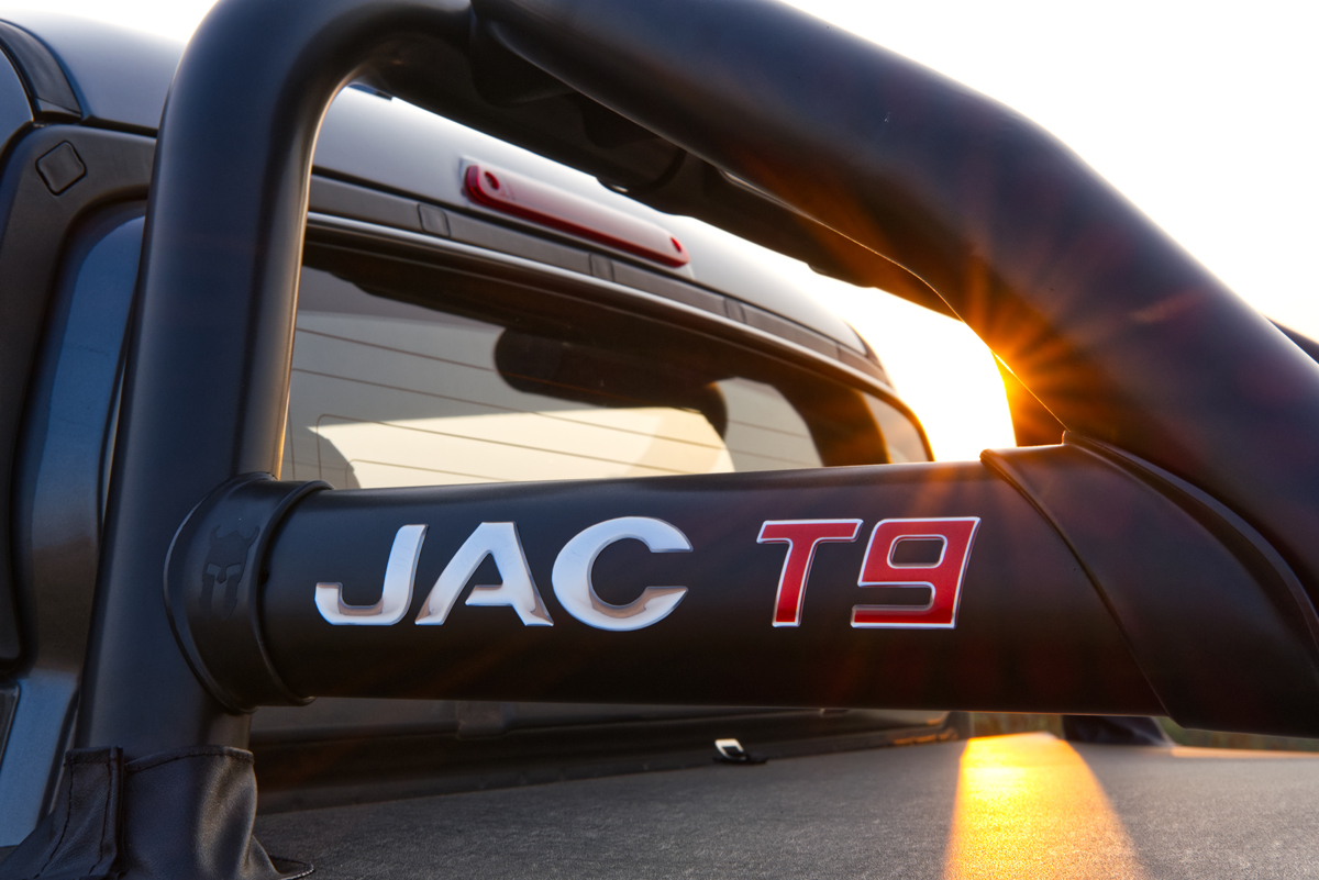 New Chinese bakkie launched in South Africa – Pricing and features ...